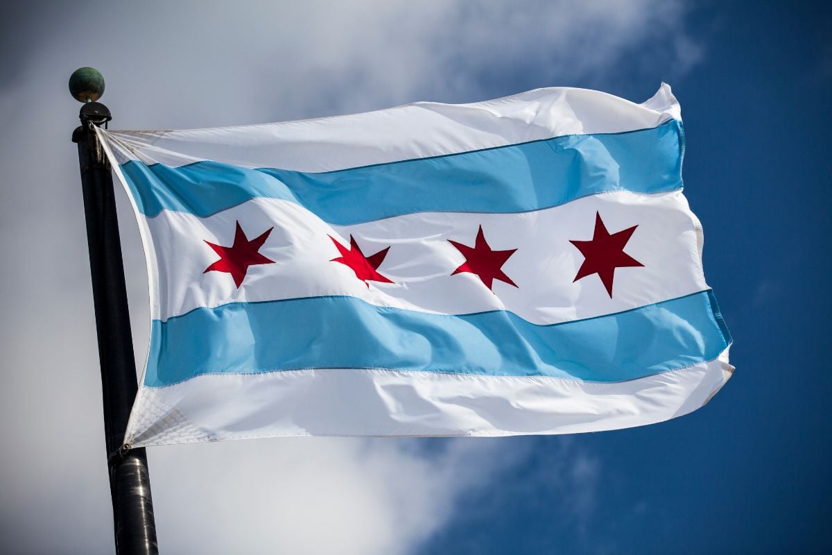 The Chicago Flag: Unveiling the Meaning & History - Little Chicago Guide