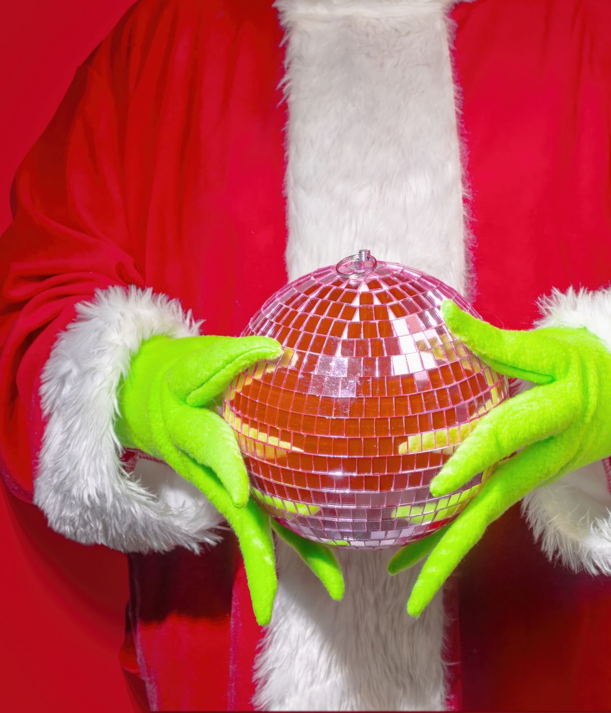 10 Places to See the Grinch in Chicago - Little Chicago Guide
