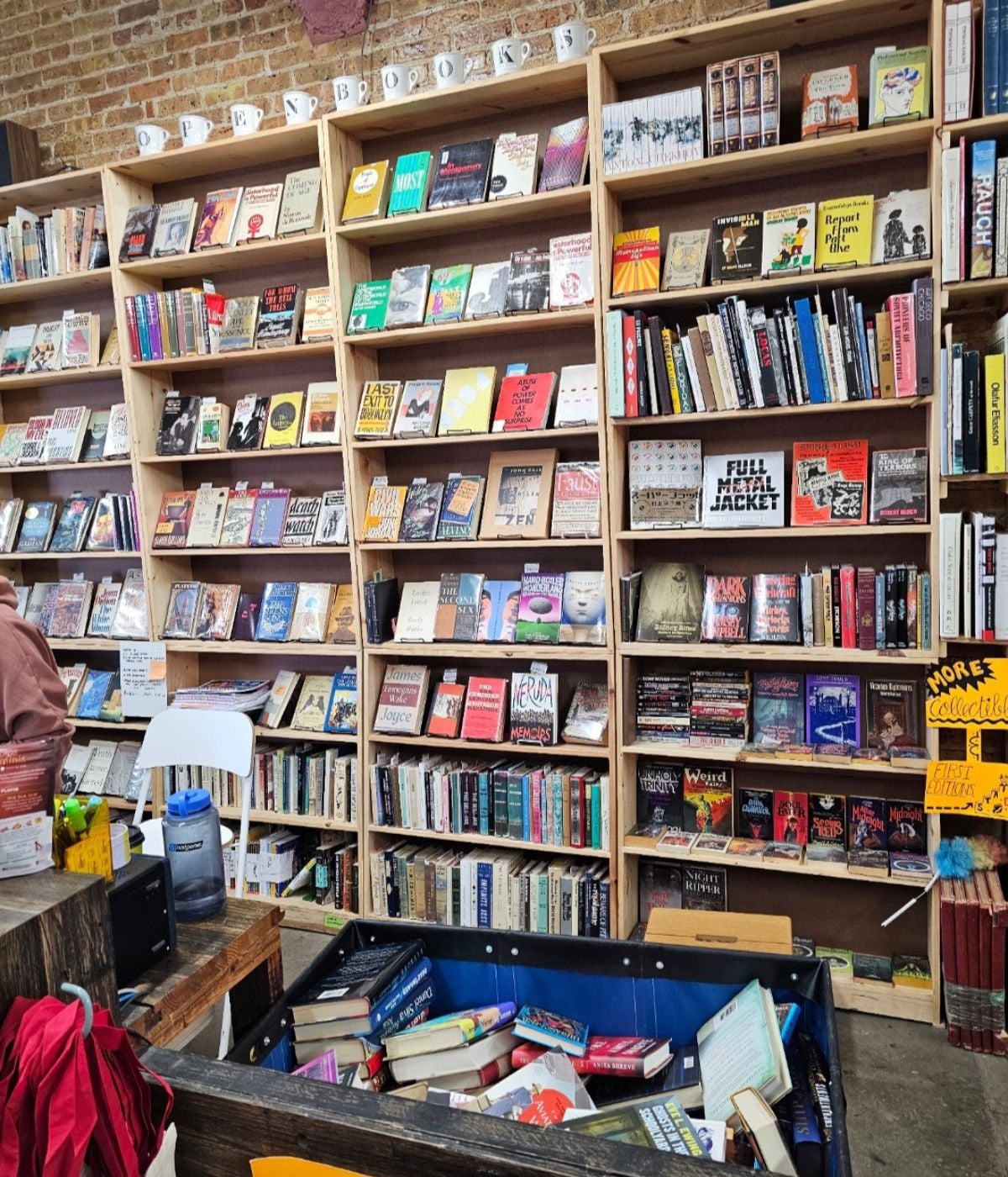 15 Best Bookstores in Chicago: A Local's Guide - Little Chicago Guide