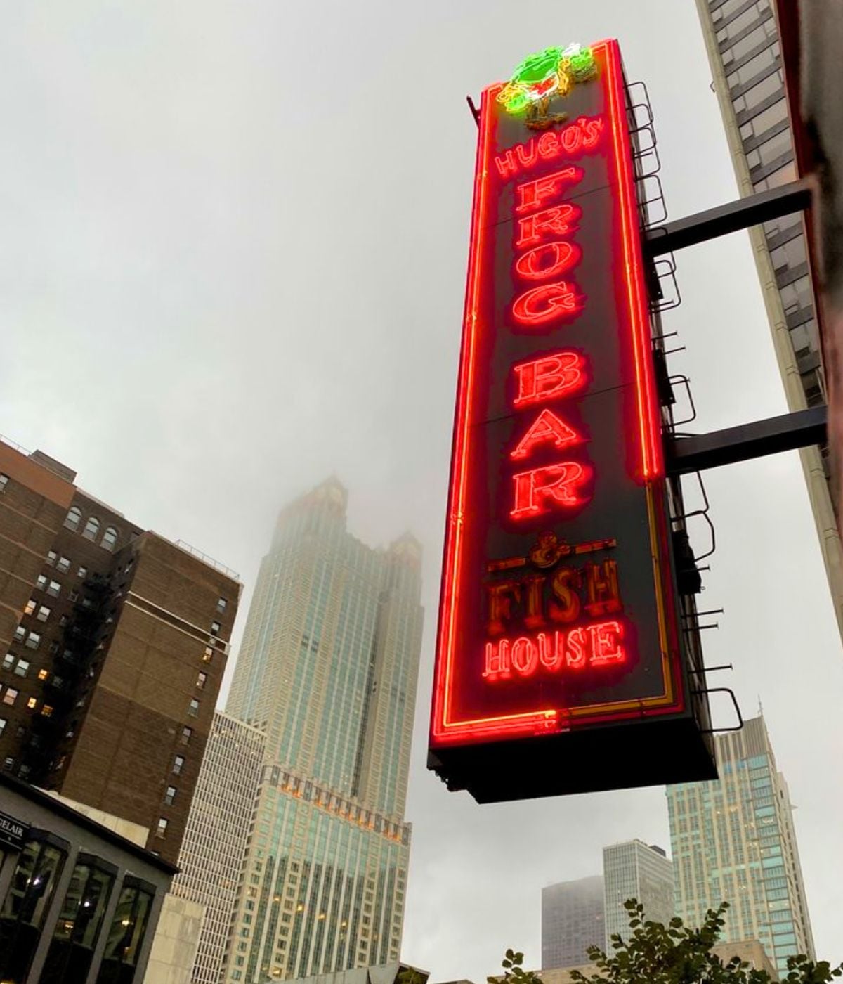 25 Best Happy Hours in Chicago: Deals, Drinks & Neighborhoods (2026 ...