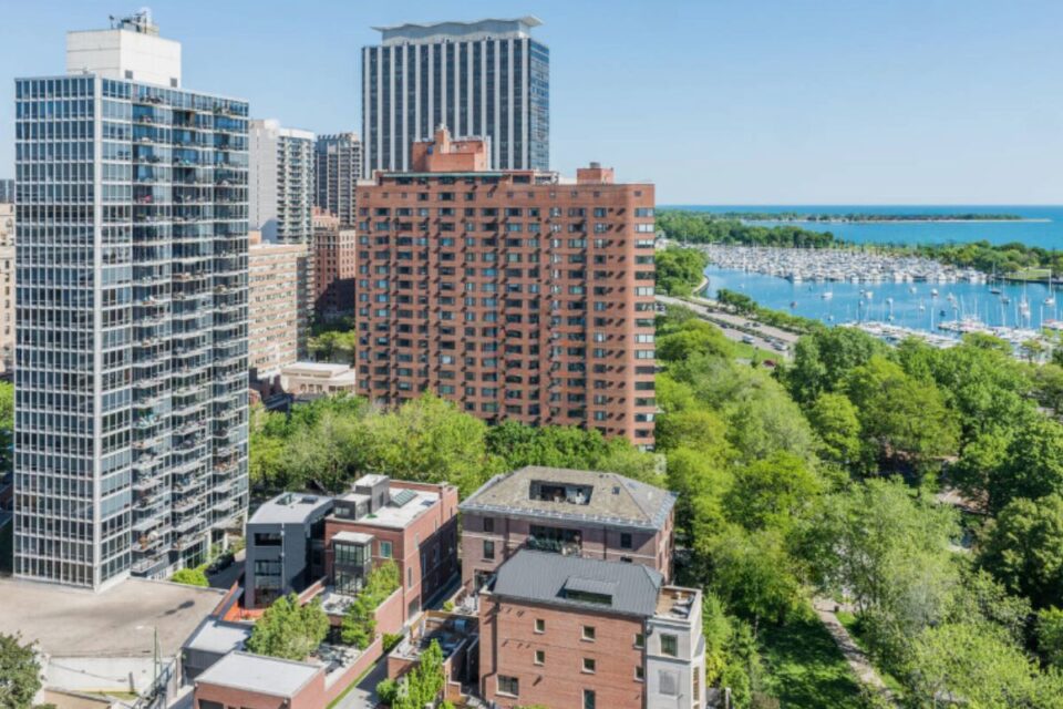 Lakeview Chicago Guide: Top Attractions, Dining & Neighborhood ...