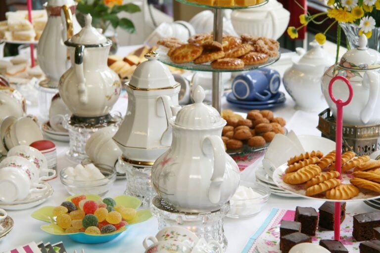 Chicago's Best Tea Services - Little Chicago Guide