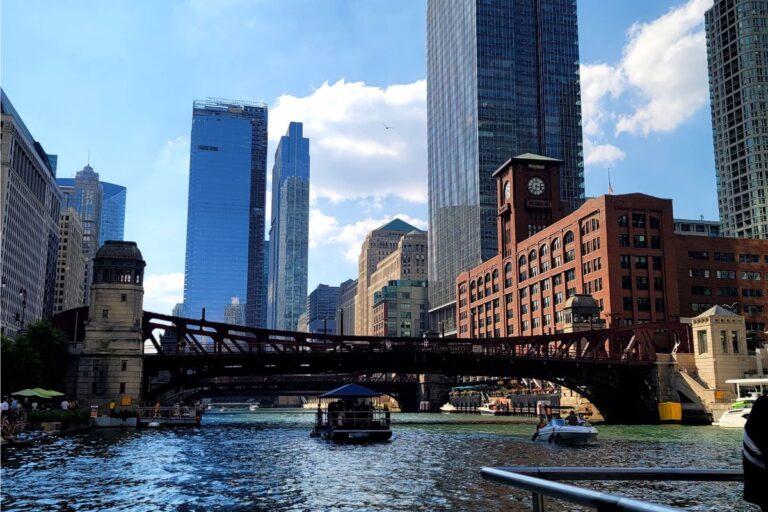 10 Hidden Gems on the Chicago Riverwalk (2026 Local's Guide)7 Hidden ...