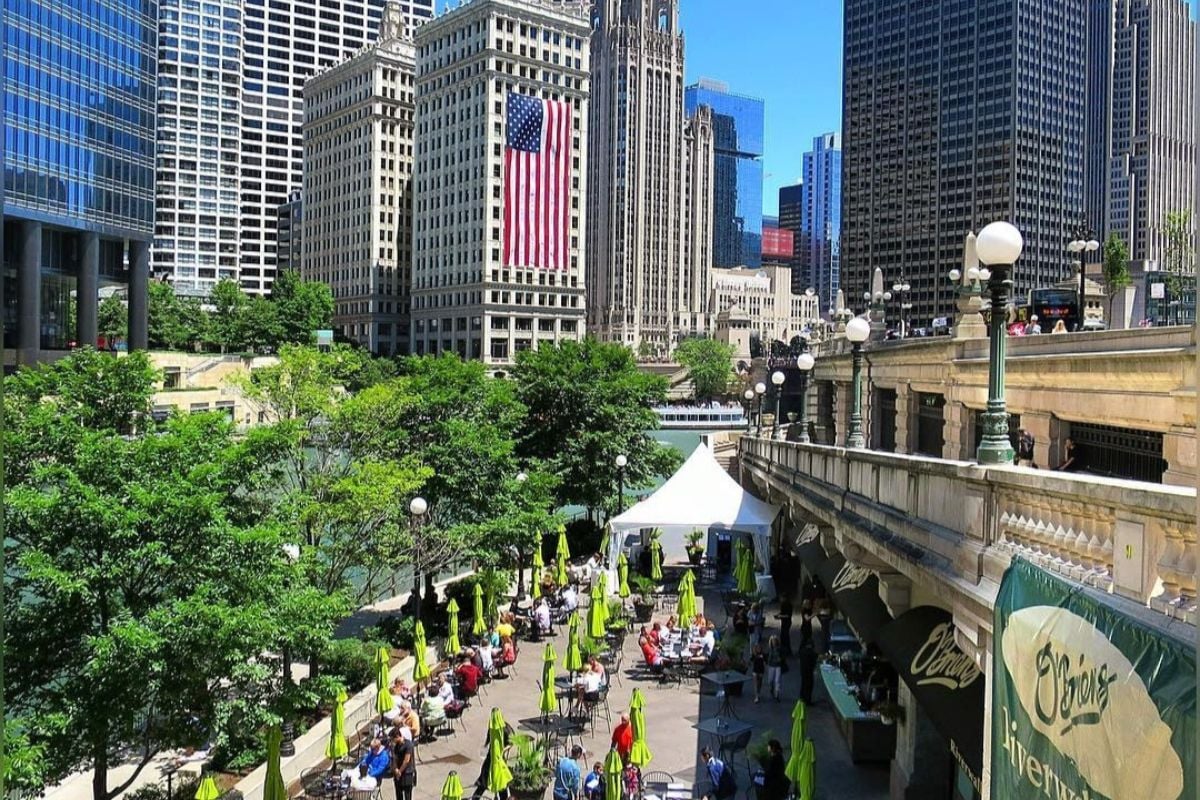 Chicago Riverwalk Restaurants: Best Places to Eat with Food, Views ...
